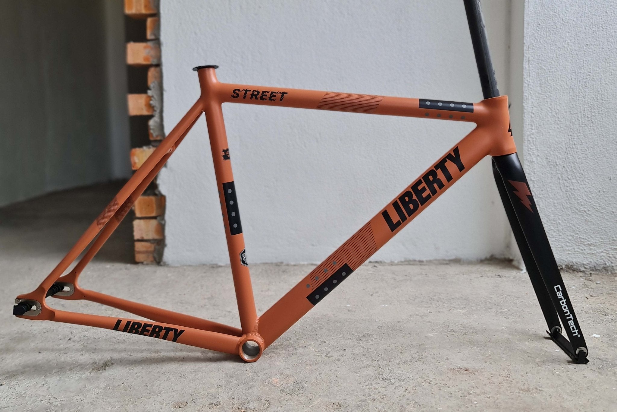 LIBERTY Street V5 Frameset – FISHTAIL CYCLERY